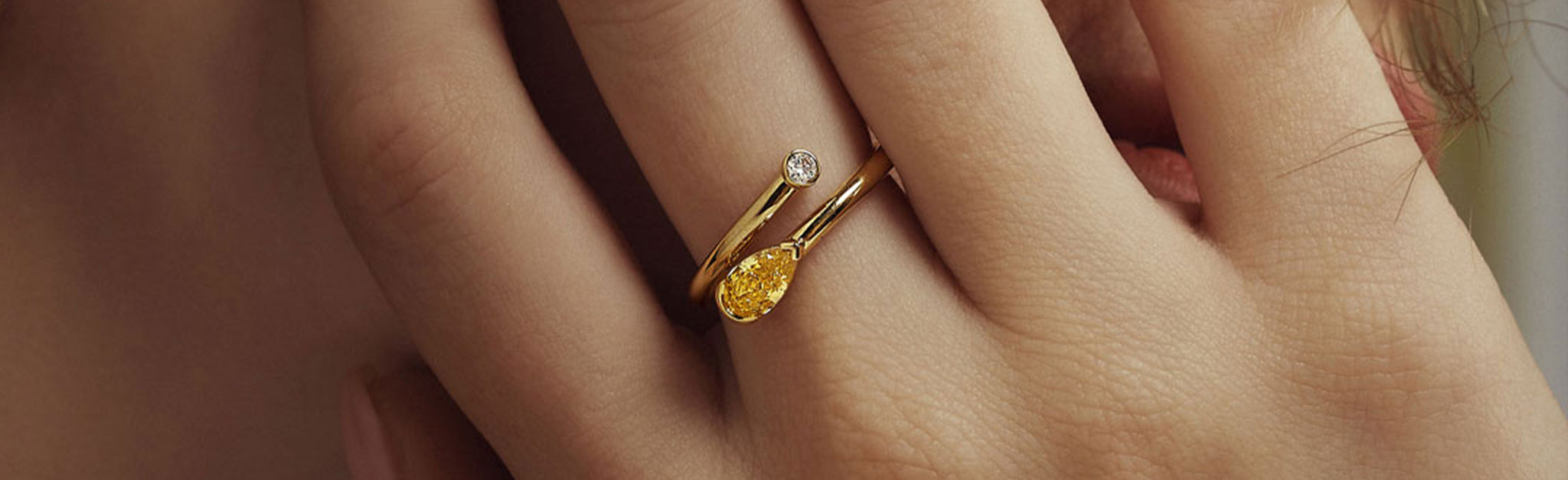 Holiday Glimmer: Jewelry Gifts That Light Up Her Smile